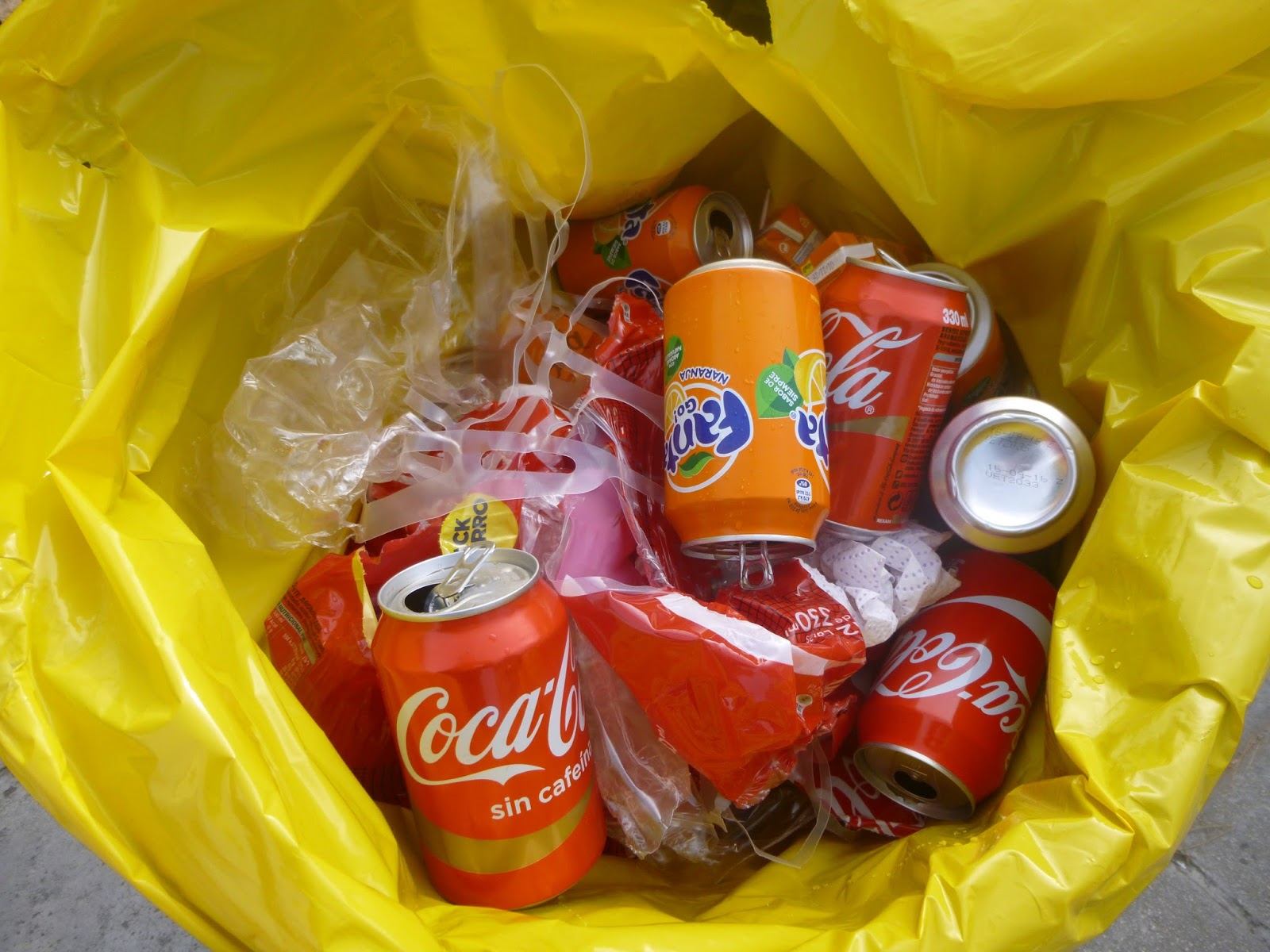 Planeta Azul: DANDO LA LATA EN LA FIESTA DE CLARET