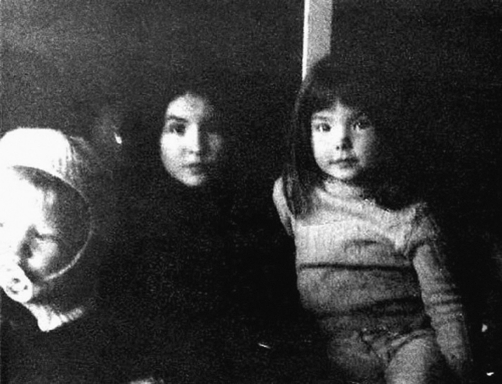15 Rare and Adorable Childhood Photos of Björk From the 1960s and 1970s ...