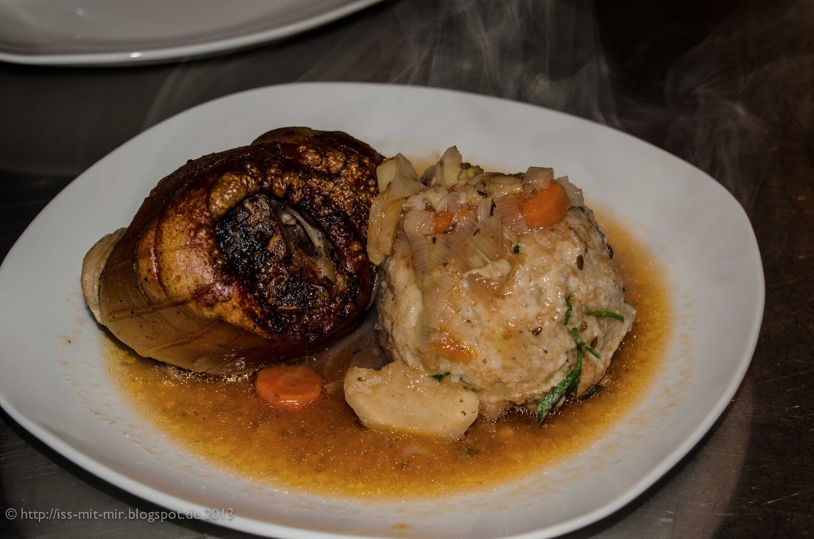 Iss mit mir: Knusprige Schweinshaxn