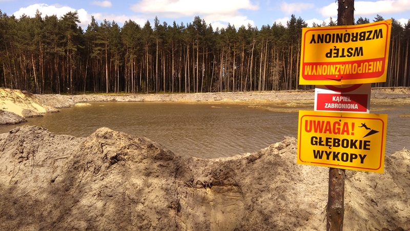 Ostra Góra na piaskowym szlaku