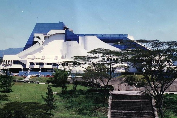 Arte de Guatemala: Obras de Efraín Recinos.