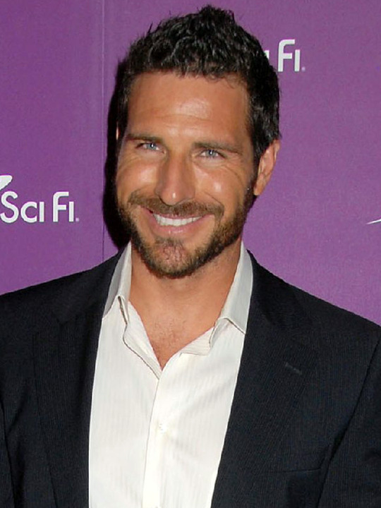 Ed Quinn | Celebrities Photos Hub
