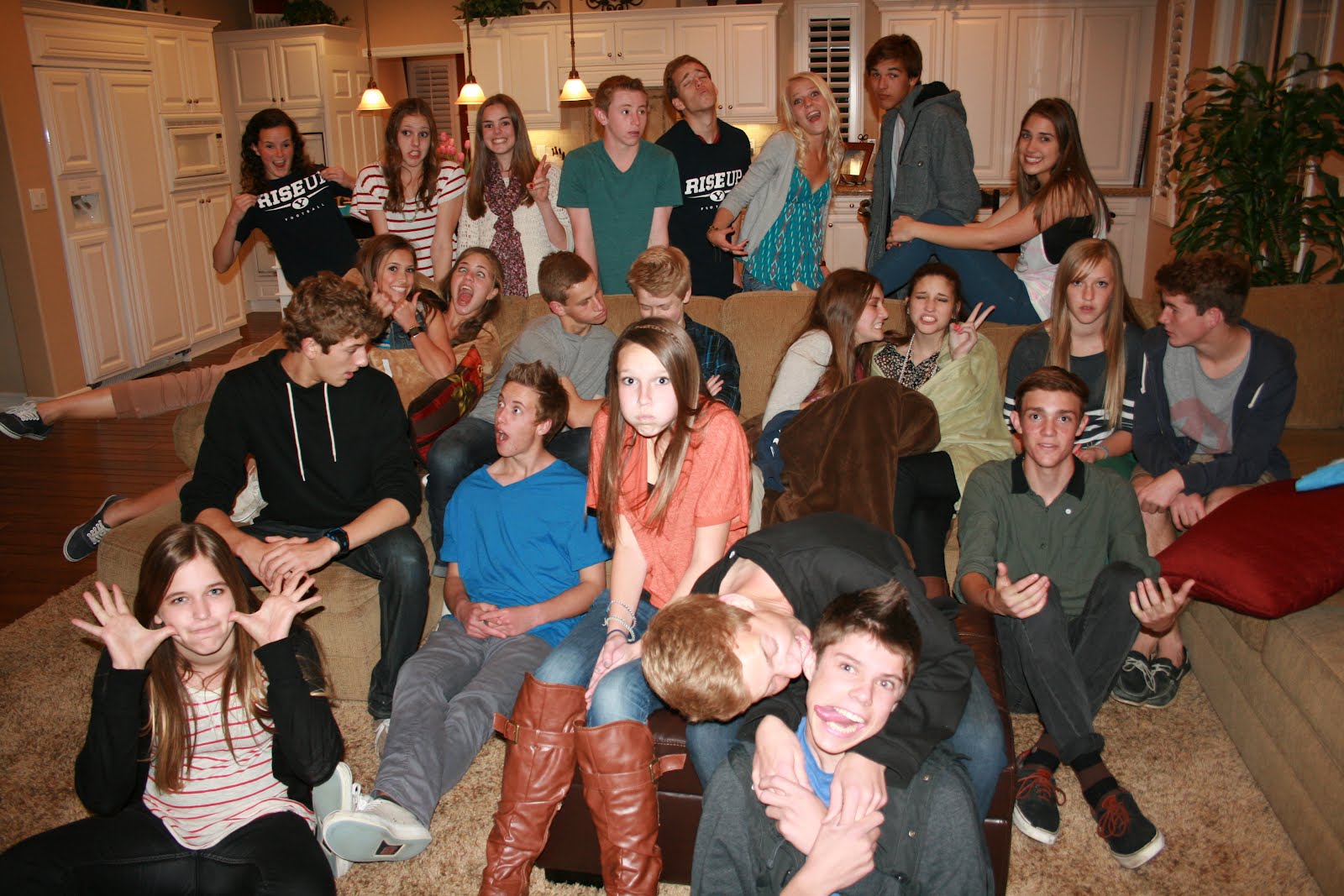 The Life of a Mormon Teen: How to throw the BEST Mormon Party... For Teens