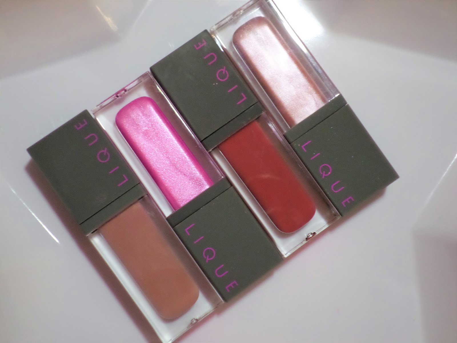 Lique Cosmetics: Matte And Metallic Liquid Lipstick Review | Ivey and Marc