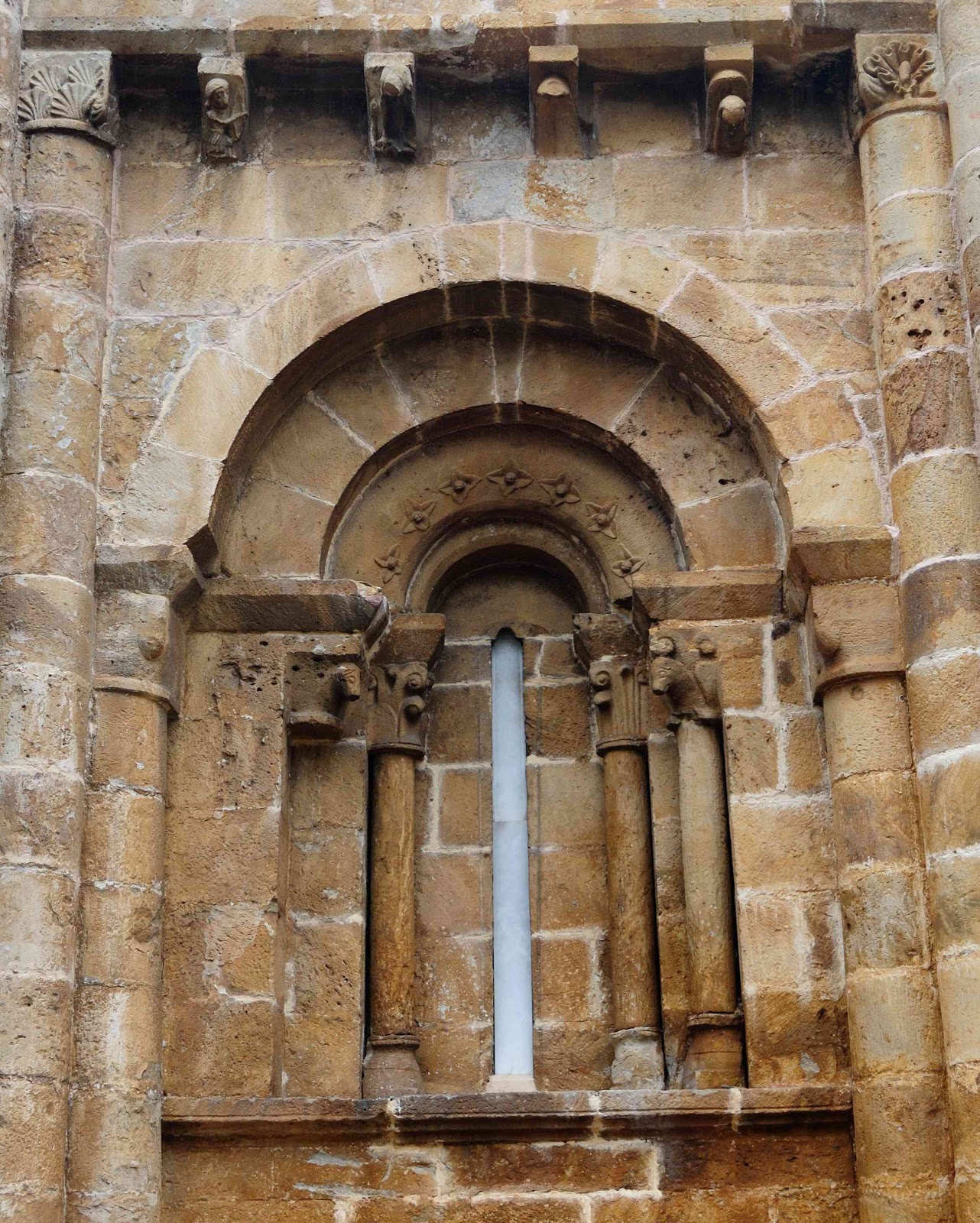 Tras los pasos del Románico: Vallejo de Mena, Románico Burgalés