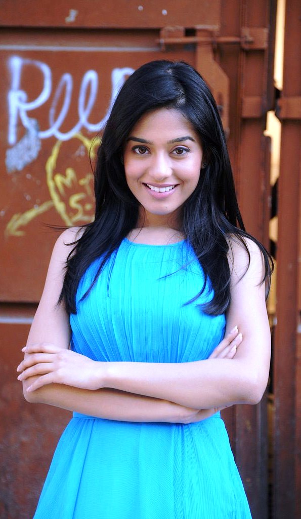 Bollywood Actress World (Original): Cute Bollywood Actress Amrita Rao ...