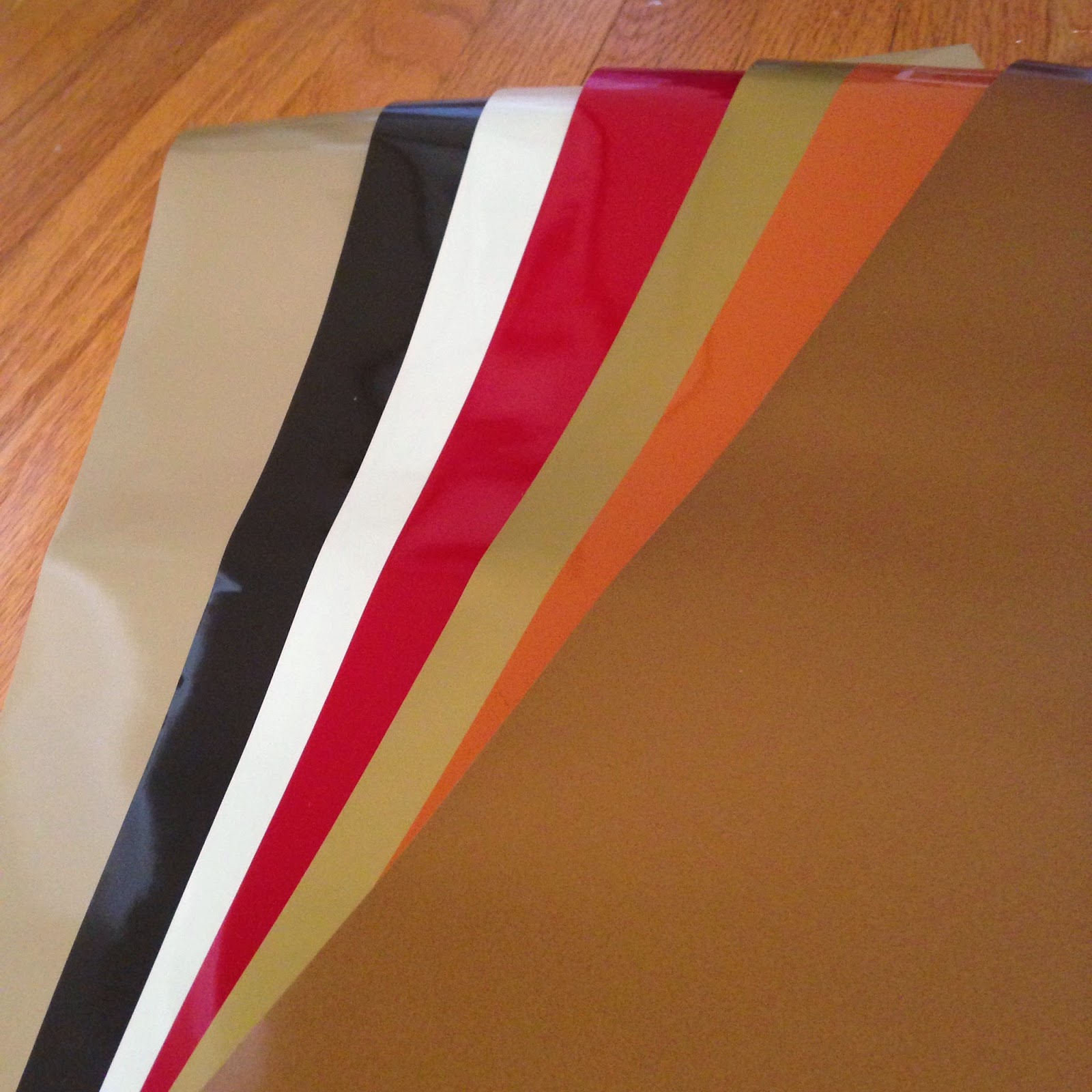 $1 DIY Thanksgiving Decorative Plates (And a Giveaway) - Silhouette School