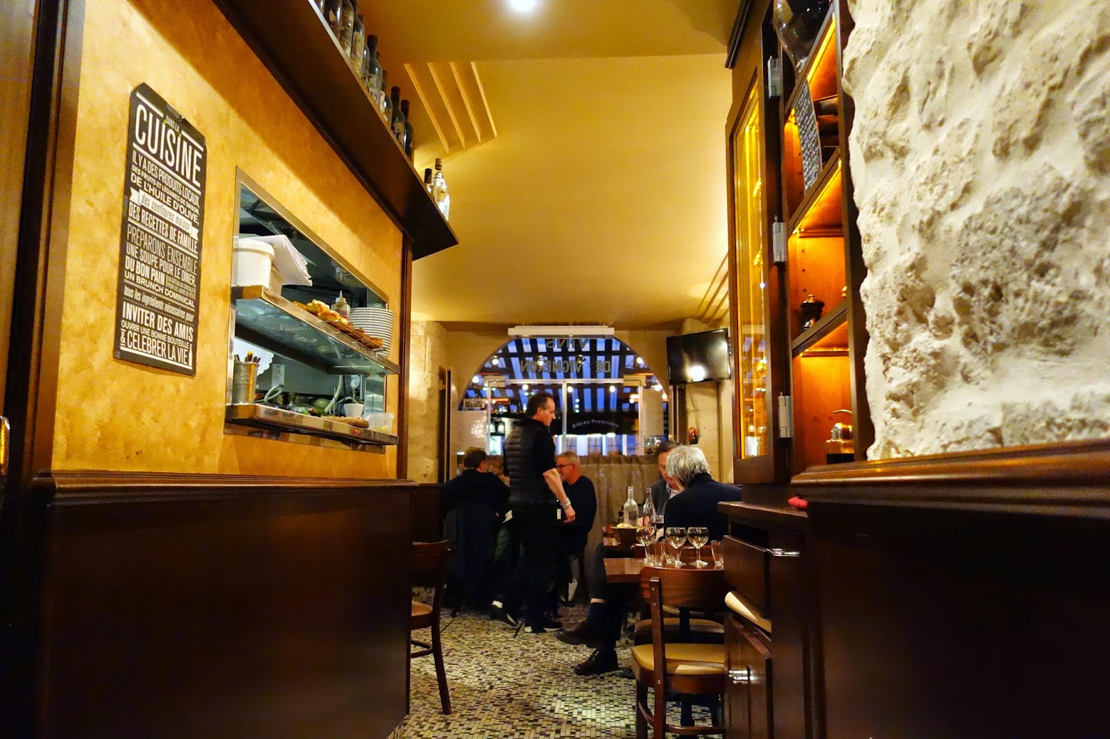 Nos Adresses : Le Bistrot Valois, la cuisine de terroir authentique - 1 ...