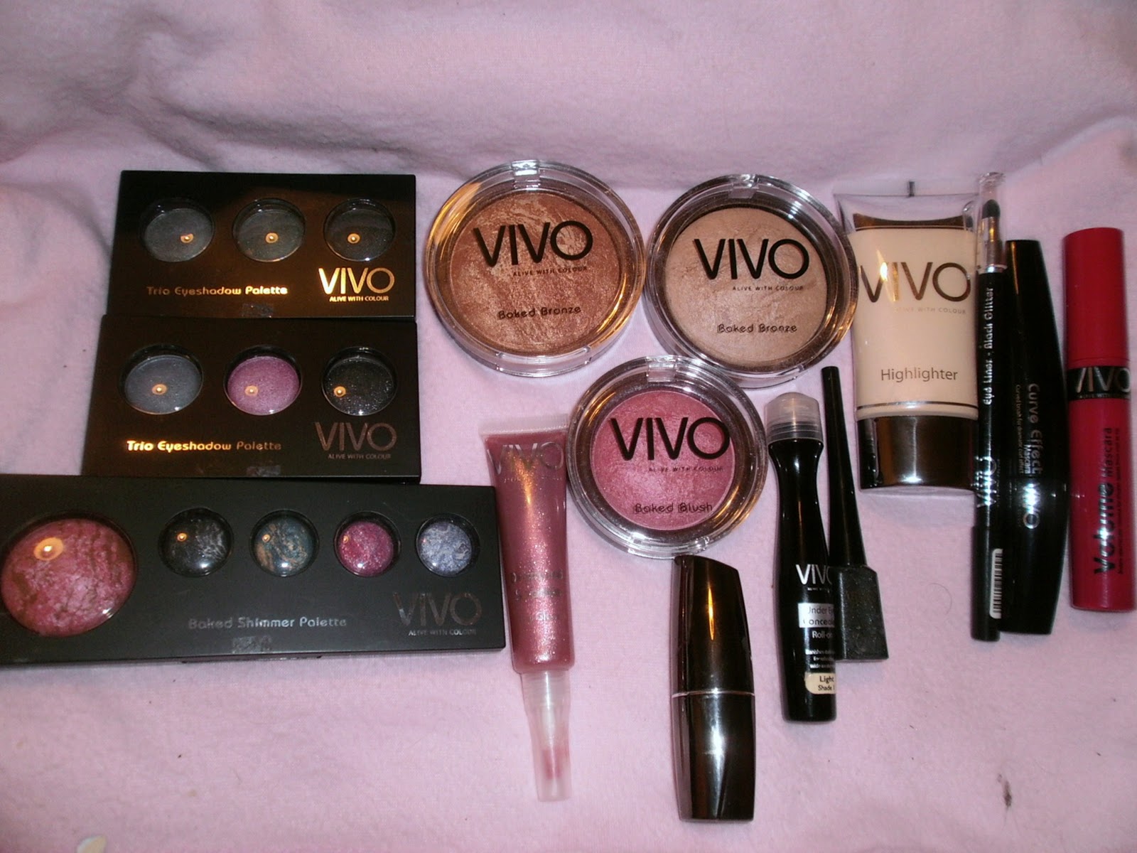 MoonFairys World: Vivo Cosmetics Review