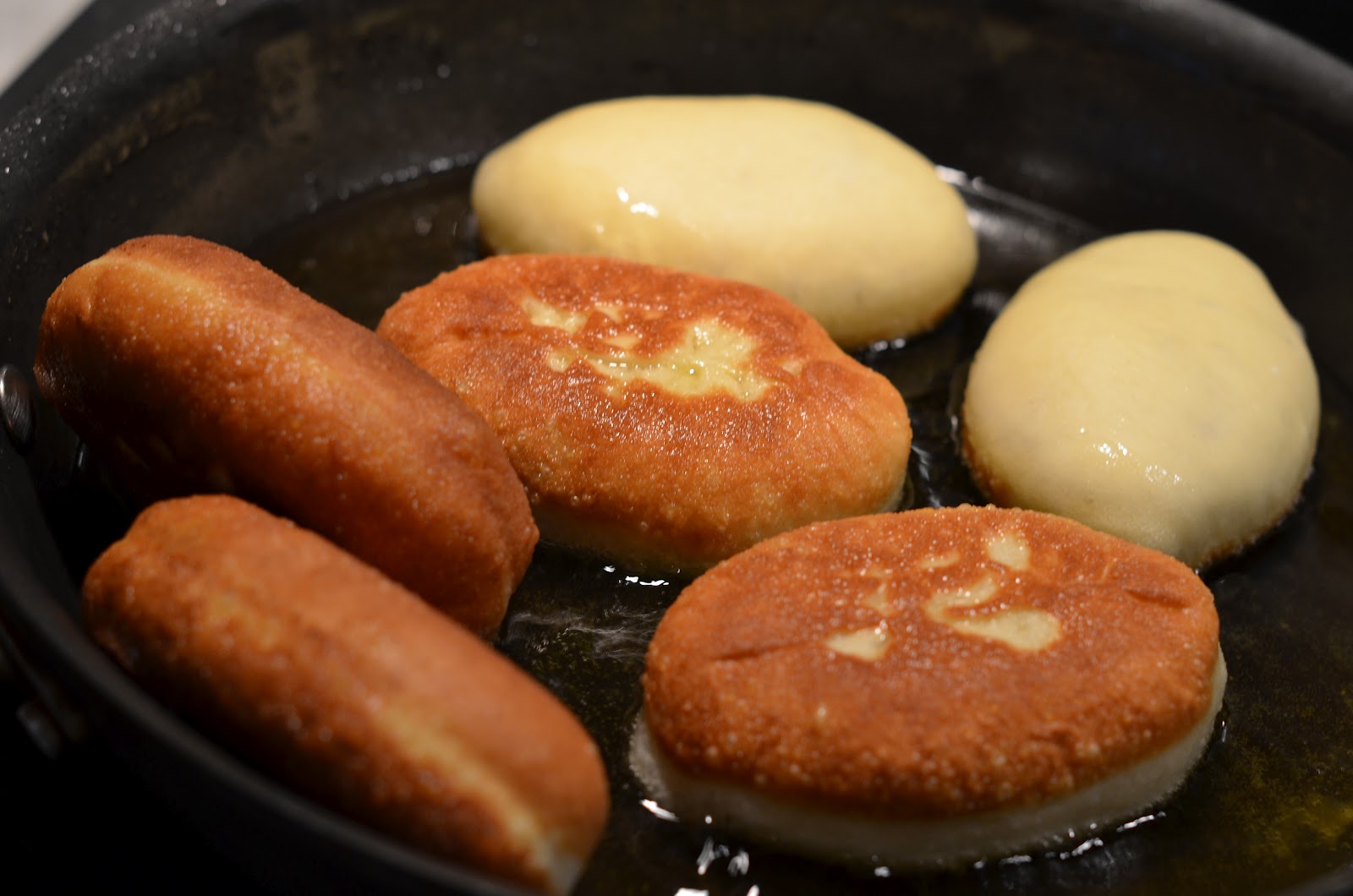 Belyashi - Fried Pies with Meat Recipe | RecipeStudio