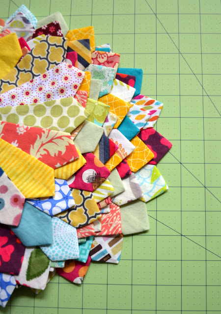 handmade mommy: Dresden Plate Tutorial