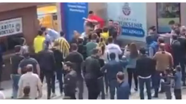 ΕΤΣΙ ΓΛΙΤΩΣΕ...!!!! ΑΠΙΣΤΕΥΤΟ ΒΙΝΤΕΟ: ΤΟΥΡΚΟΙ - ΜΟΓΓΟΛΟΙ ΑΝΑΓΚΑΖΟΥΝ ...