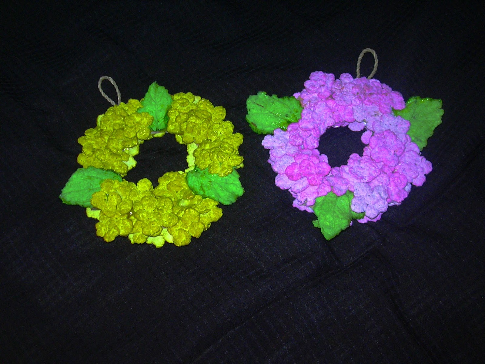 berbagi gagasan: STEP BY STEP HANDICRAFT, KRANS BUNGA BUBUR KERTAS ...