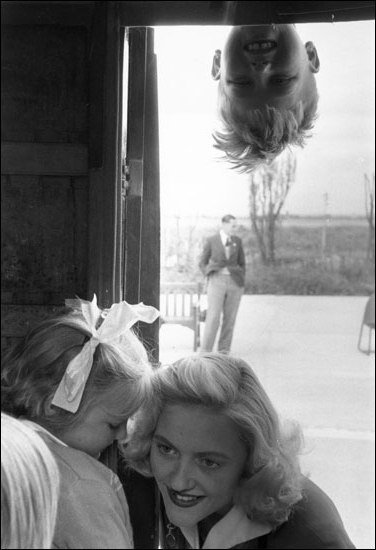 OLTRE IL MURO: ARTE e FOTOGRAFIA: GRACE ROBERTSON | PHOTOGRAPHER