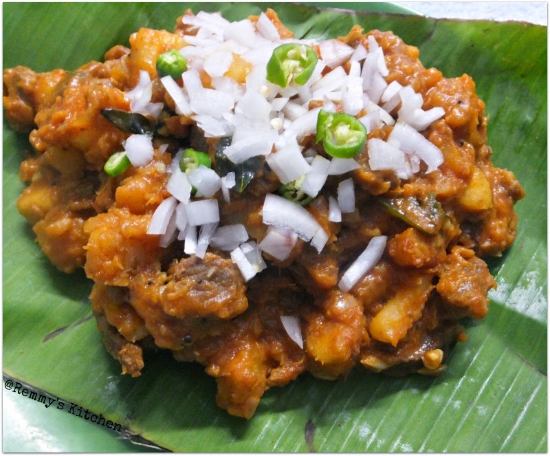 Remmy's Kitchen: Kappayum erachiyum / Tapioca with beef
