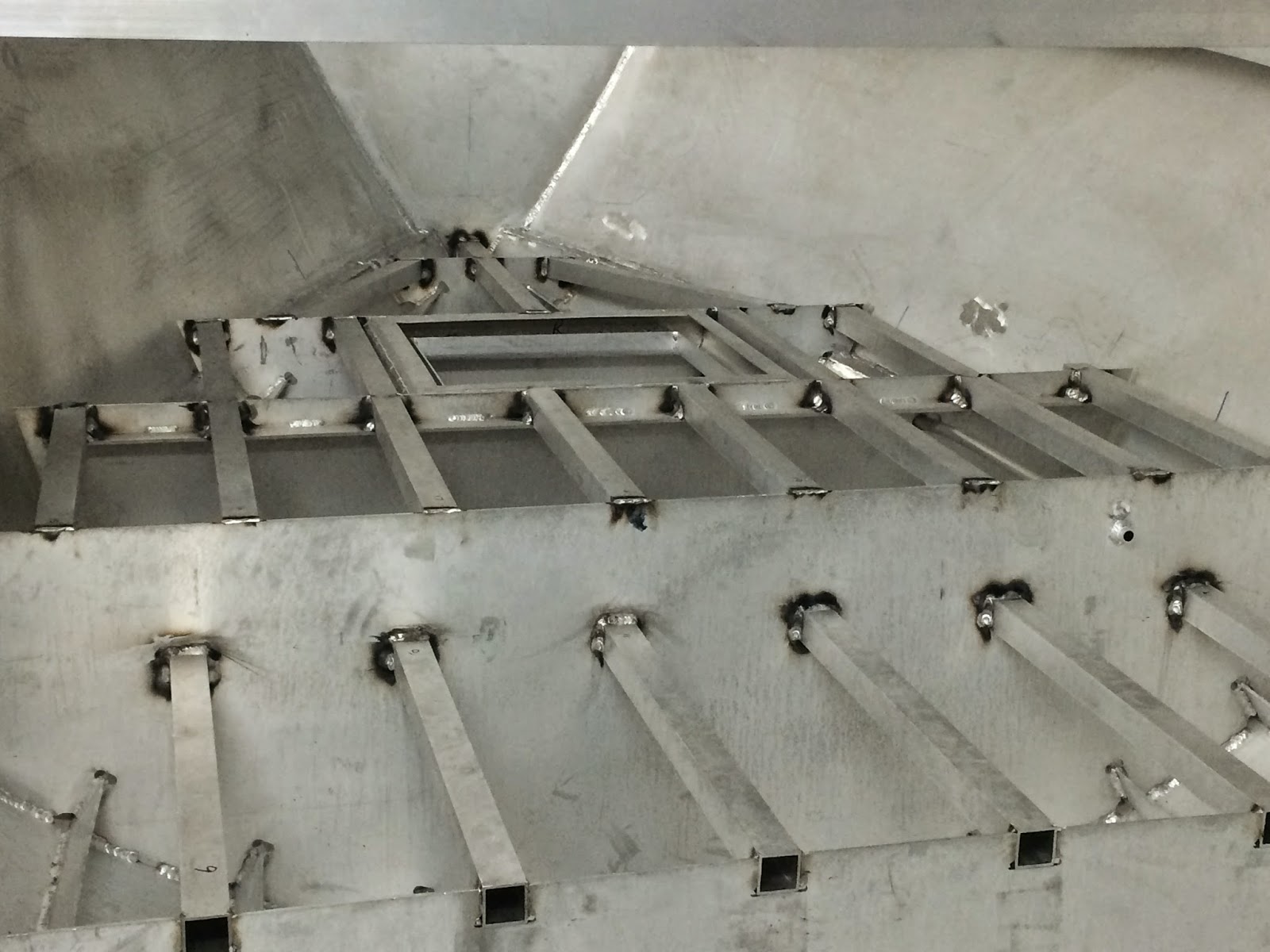 CNC Marine 5m (5.75 Overall) Plate Boat Build: Welding in deck stiffeners