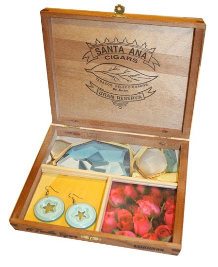 RePlayGround - recycling with a twist!: Cigar Box Jewelry Box