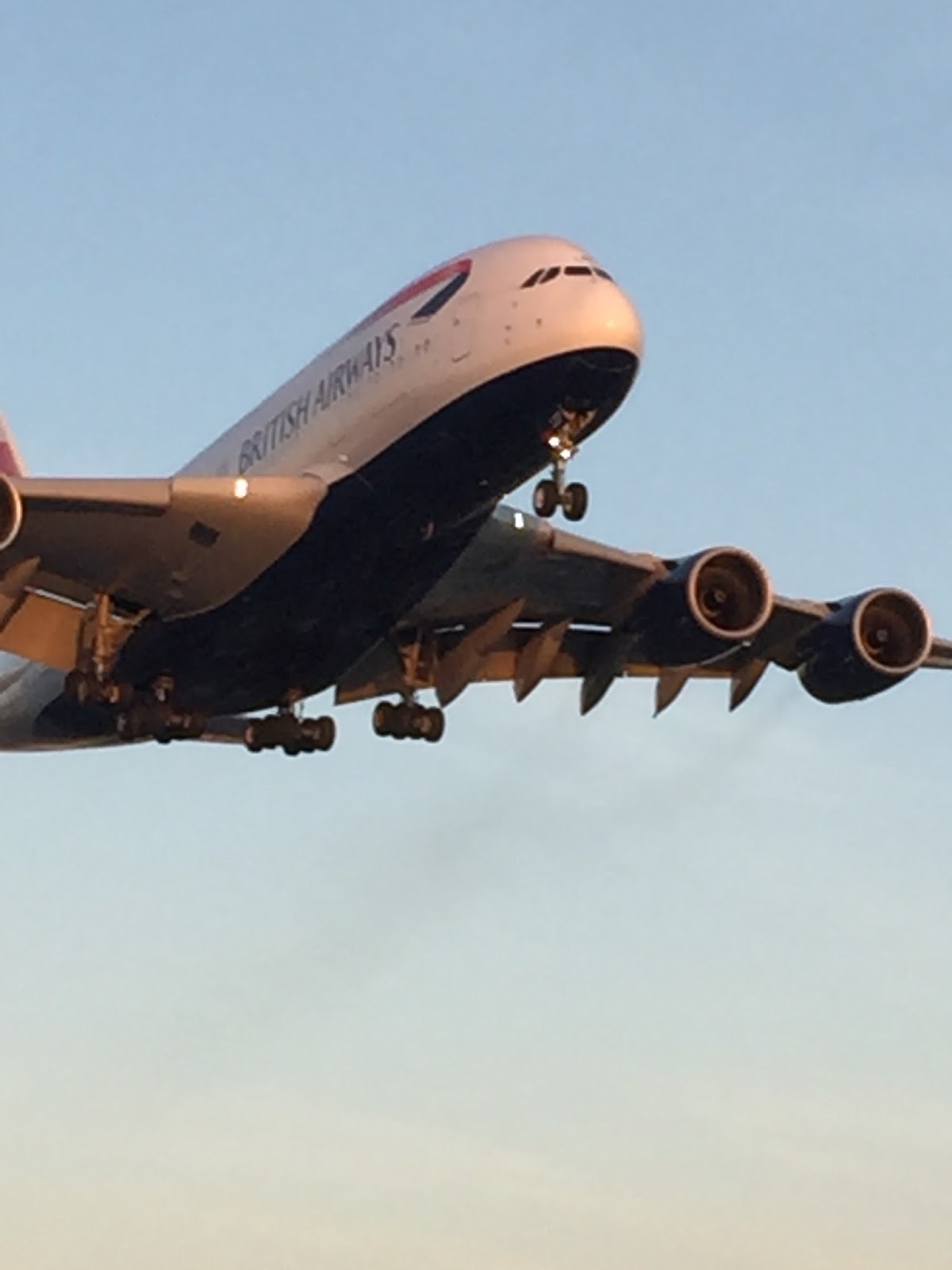 Beautiful approach of BA 380 at LAX