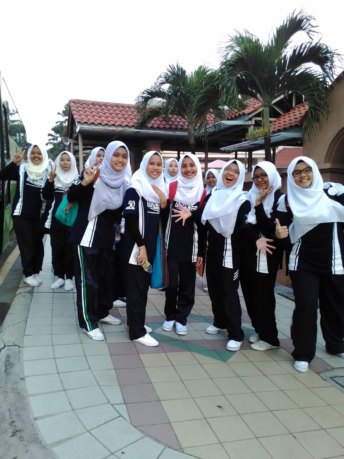 SMKGB BERSAMA SILAT CEKAK PUSAKA HANAFI CIPTA GUINNESS WORLD OF RECORD ...