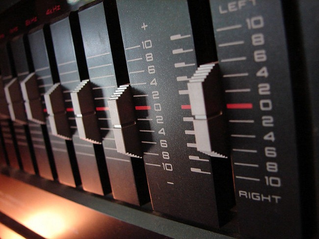 Equalizer adalah - Pengertian, Jenis, Cara Custom & Contoh Suara ...