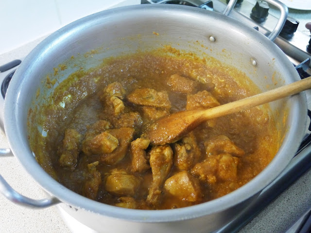 This Muslim Girl Bakes: Our House Pakistani Chicken Curry.