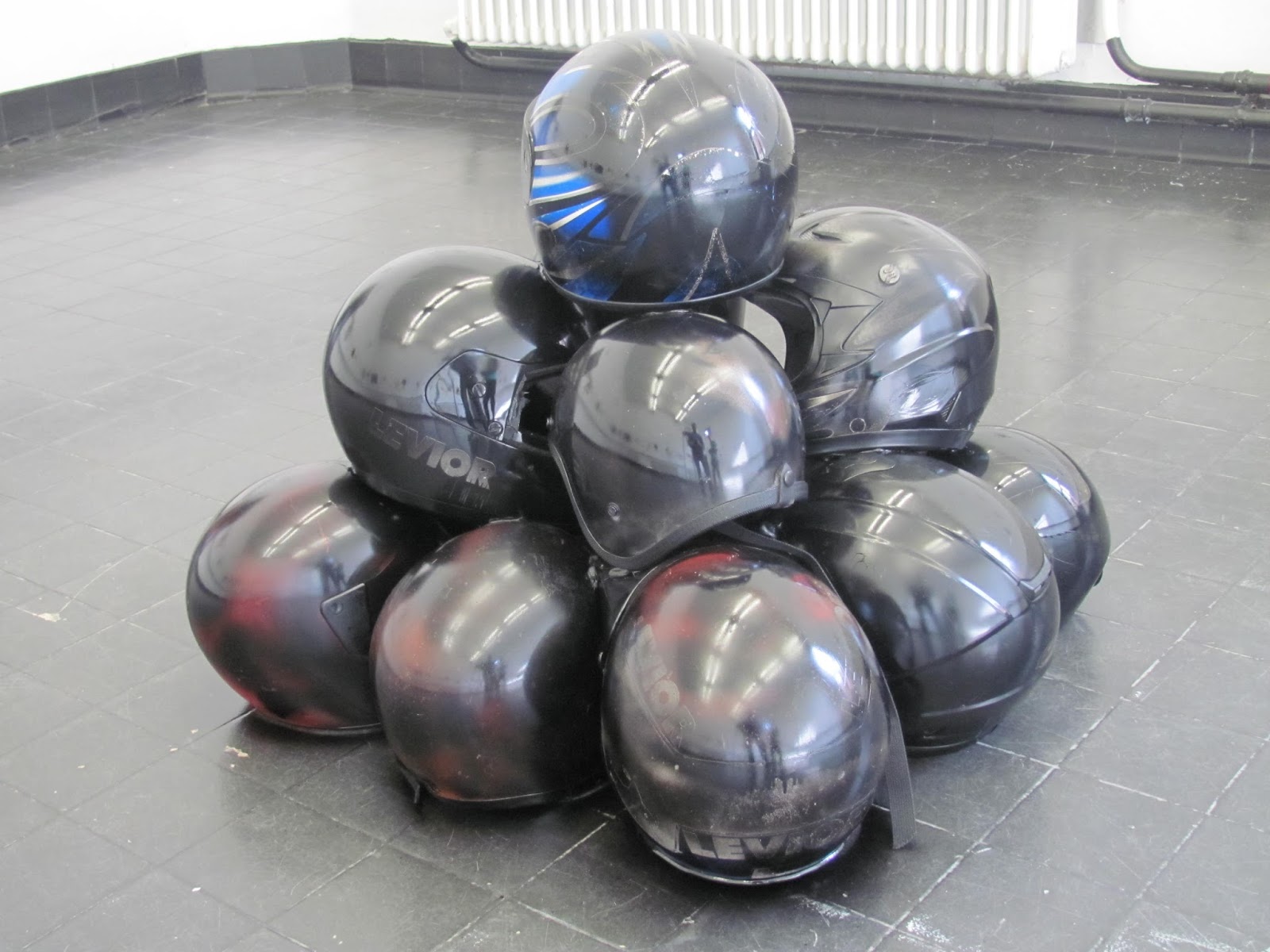 Nico Van Dijck works and lives in Antwerp. nicovandijck@hotmail.com: 3D ...