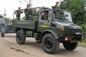 KENDARAAN MILITER: INDONESIA
