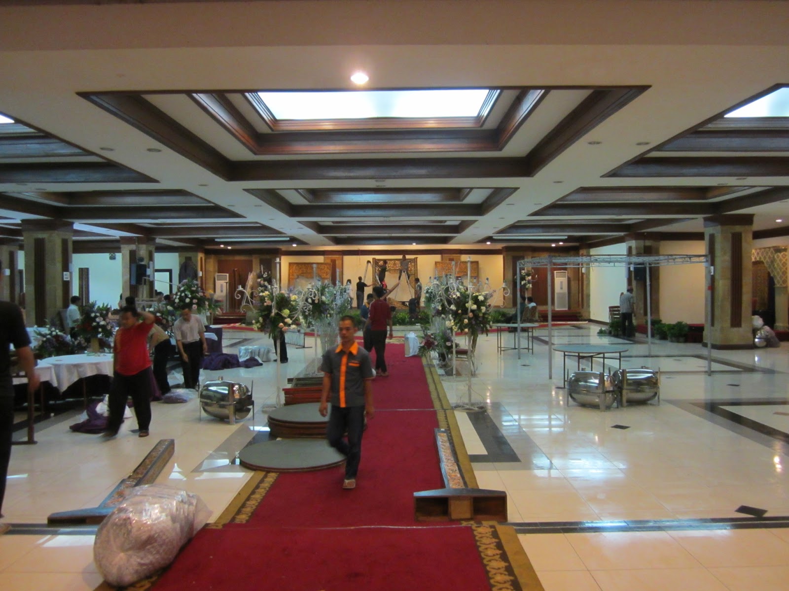 Gedung Serbaguna Senayan - Perumperindo.co.id