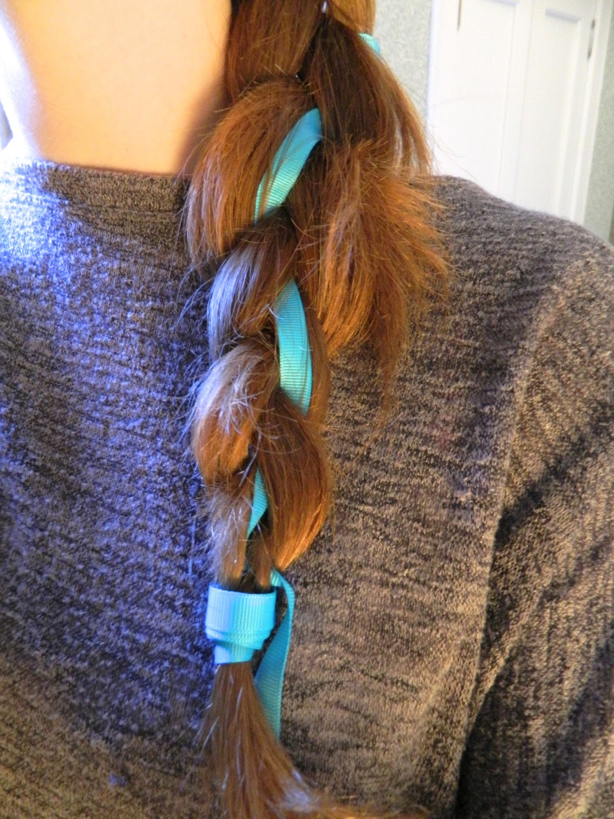 A style mosaic: How to Wear Ribbons in your Hair
