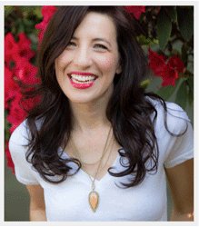 The Official SCBWI Conference Blog: Keynote: Stephanie Garber