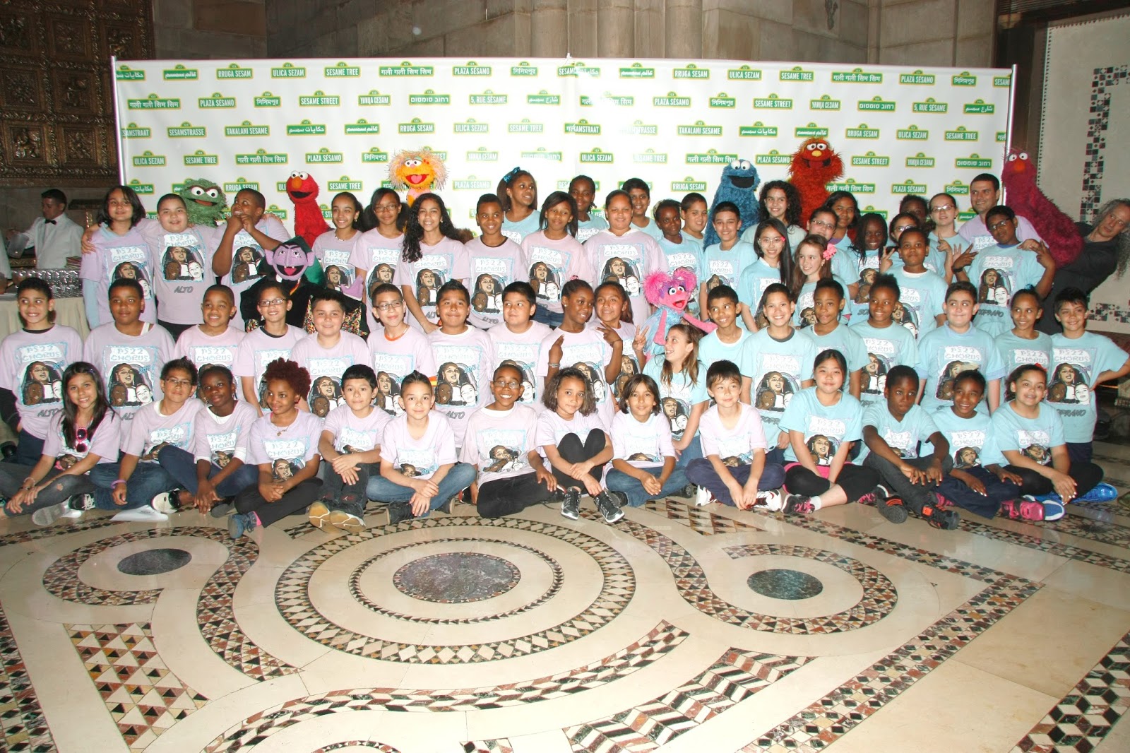 PS22 Chorus: PS22 Chorus & Sesame Street Muppets!