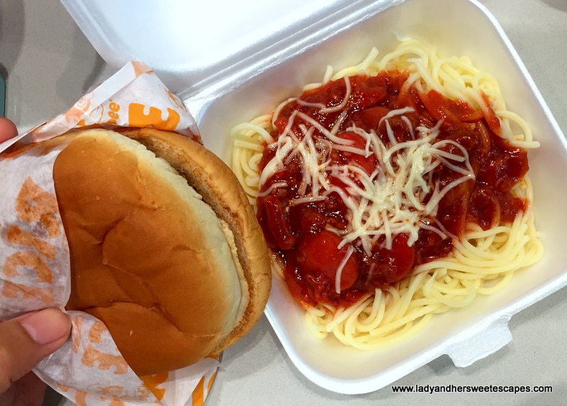 Jollibee: Langhap-Sarap Goodness in Dubai | Lady & her Sweet Escapes
