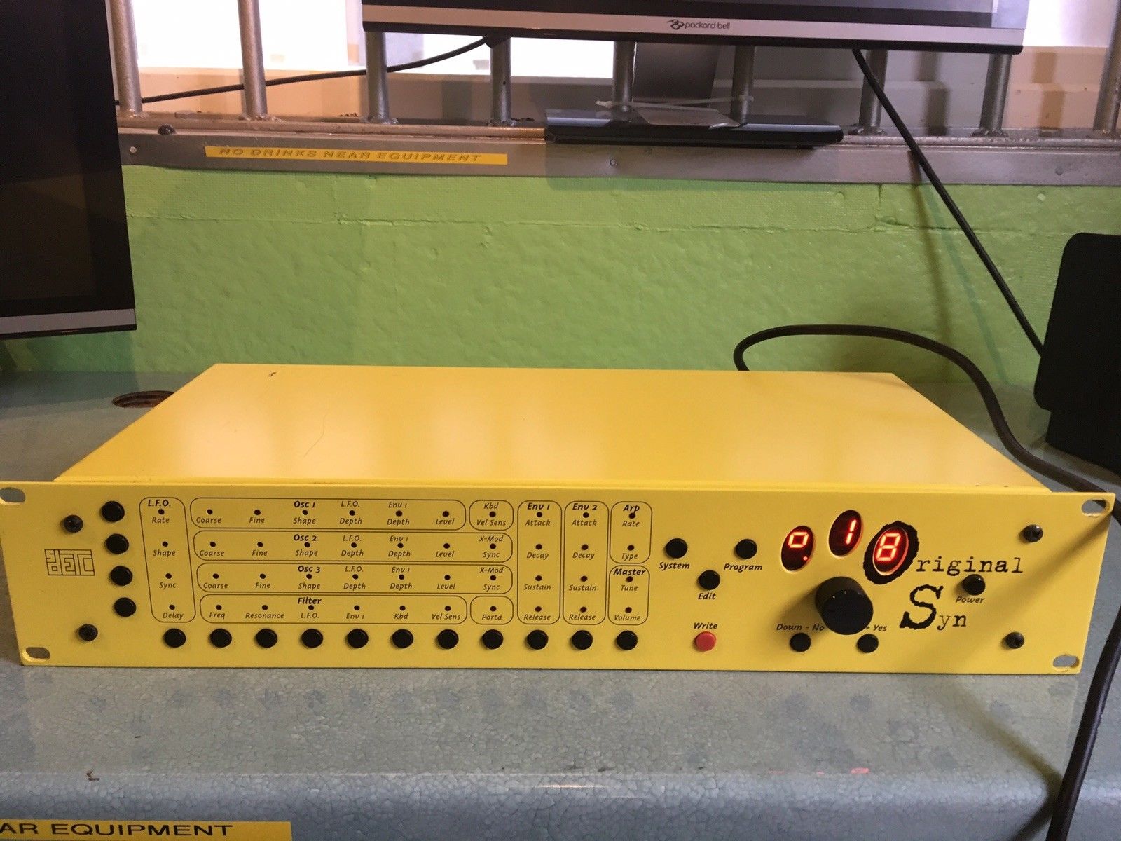 MATRIXSYNTH: dsTEC Original Syn Rack Analogue Synth SN 9250/117