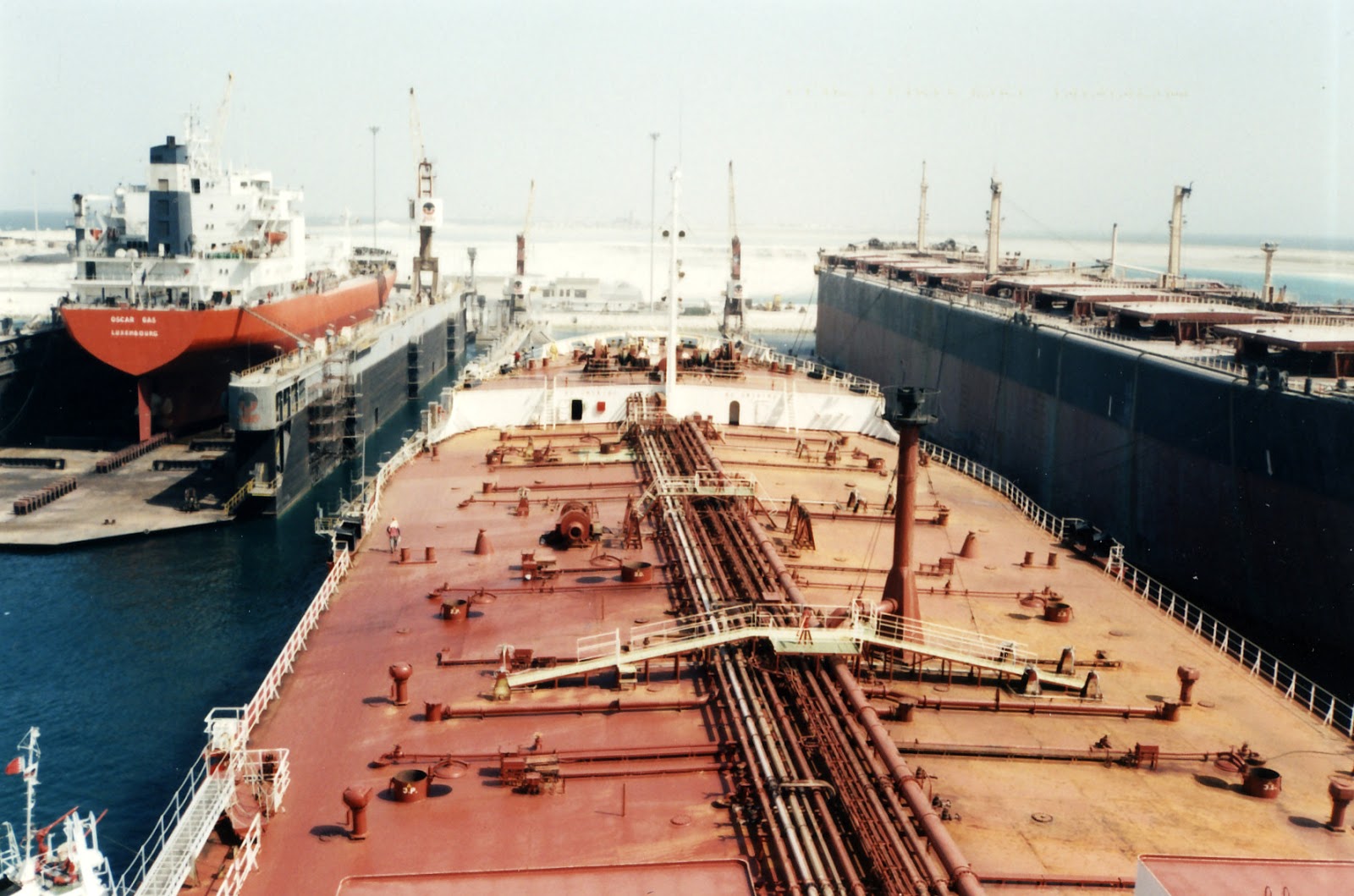 'ZIEN EN WETEN': SUNETTA.M.S. SHELL TANKERS B.V. ( DEEL 6/1 )