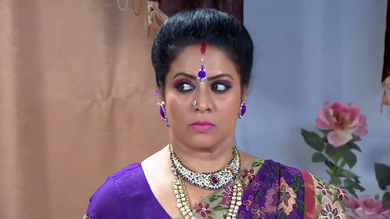 Mallu Tv Serial Actress Roopasri Hot Sexy Deep Wide Navel in Saree -Sa ...