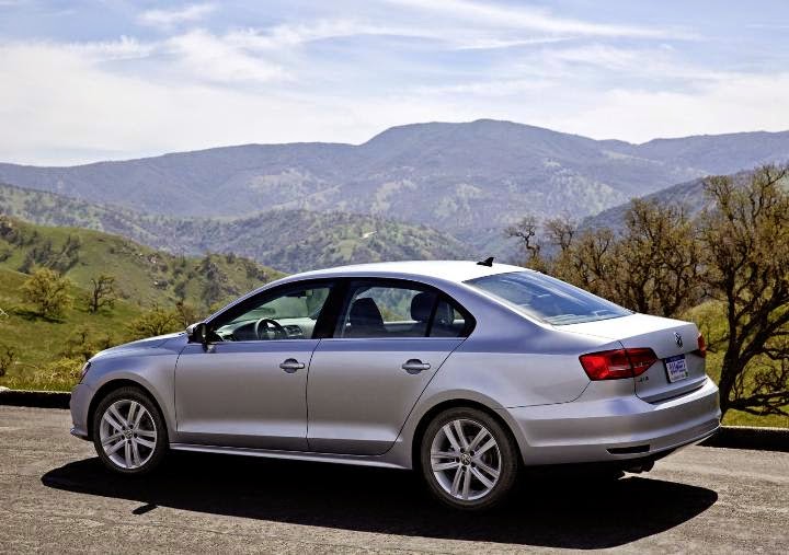 2015 Next Generation Volkswagen Jetta facelift unveiled - Official Pictures