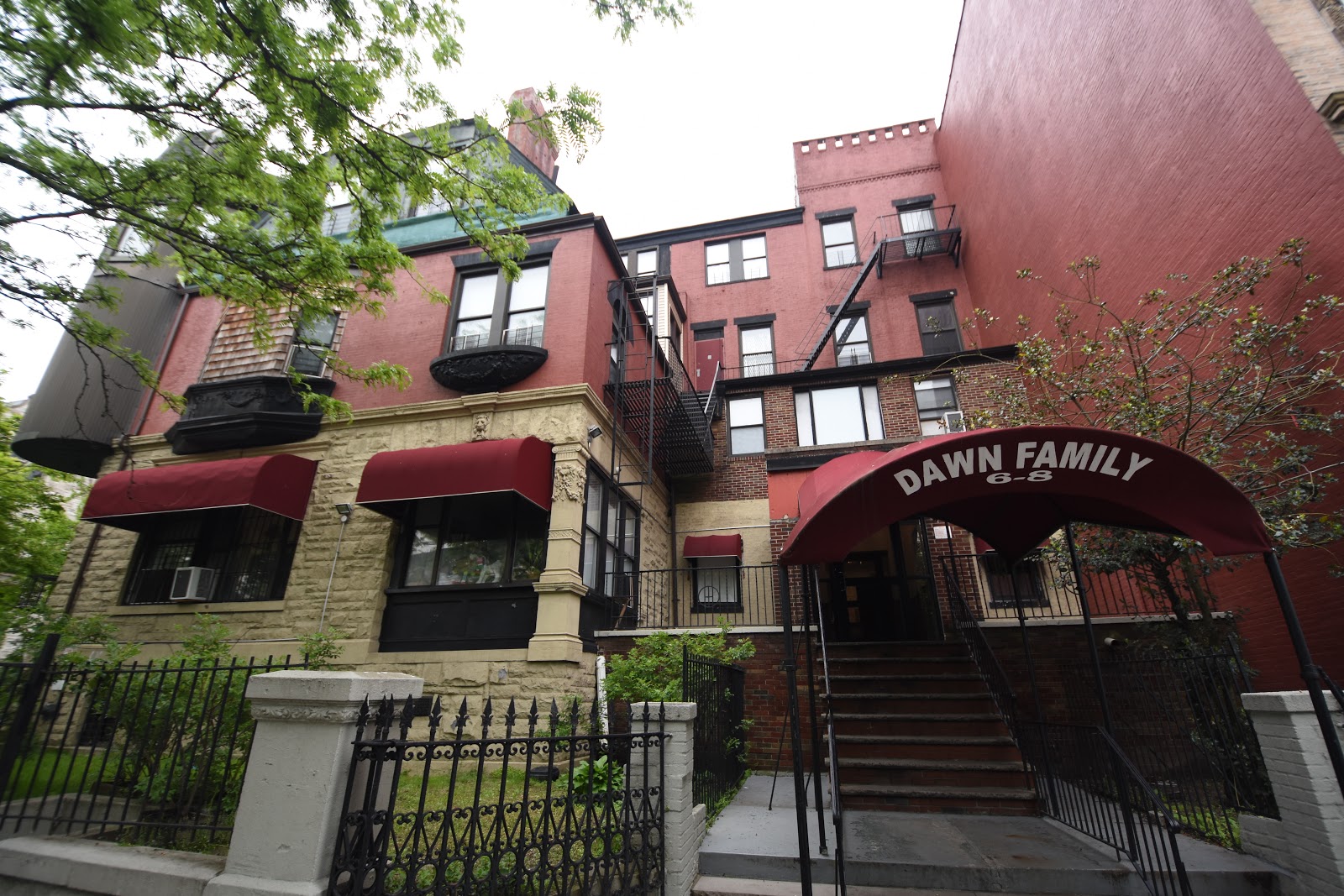 Daytonian in Manhattan: Dr. Lloyd's Sanitarium - 6-8 St. Nicholas Place