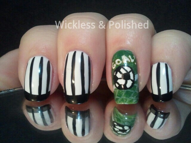 Wickless & Polished!: Soccer Nails!