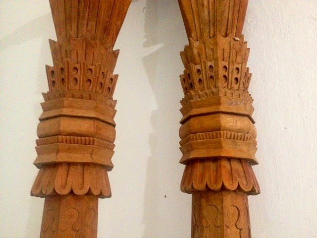 DEPOT BARANG ANTIK | JAKARTA : Tiang Penyangga Ukir Istimewa (2 pcs)