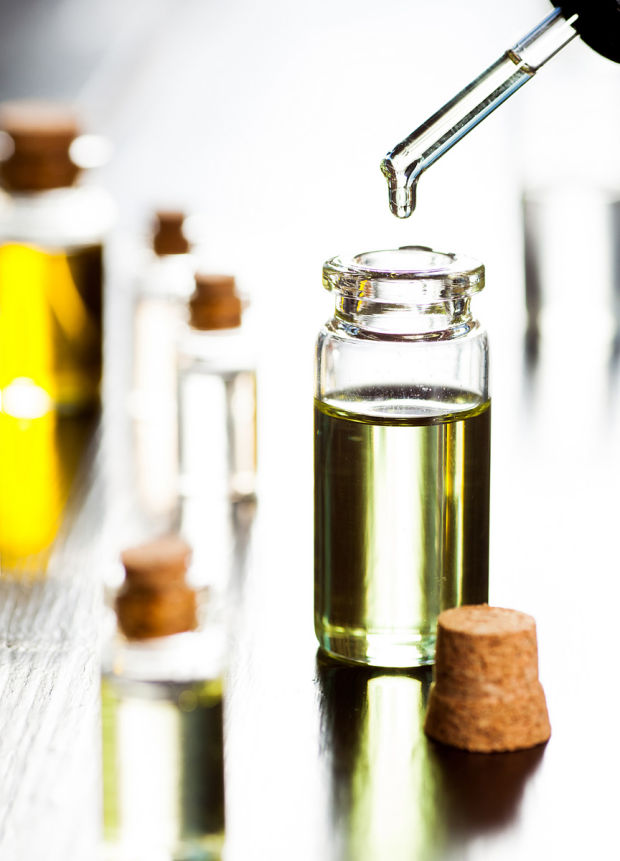 Cooking with Essential Oils - A Complete Guide to the "Essence of ...