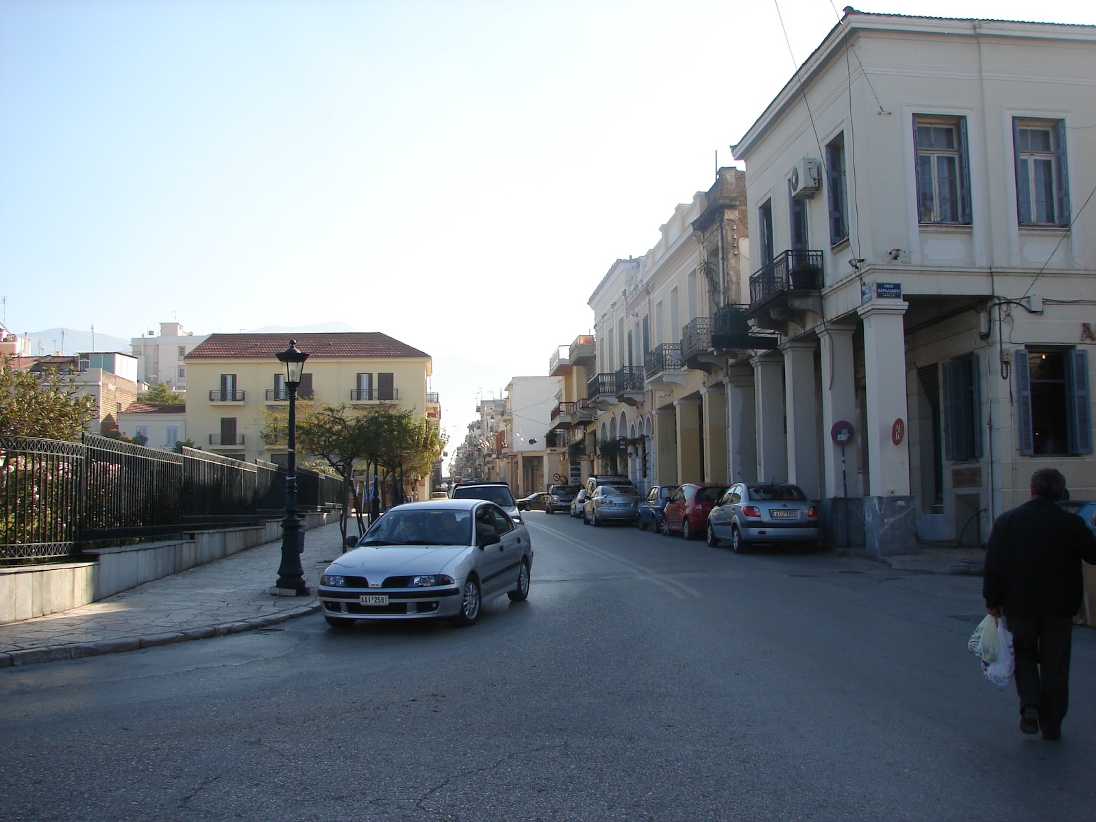 ΓΙΑΝΝΗΣ Δ.ΛΥΡΑΣ: ΠΑΤΡΑ.ΜΑΘΑΙΝΩ ΤΗΝ ΠΟΛΗ ΜΟΥ-ΑΓΑΠΩ ΤΗΝ ΠΟΛΗ ΜΟΥ