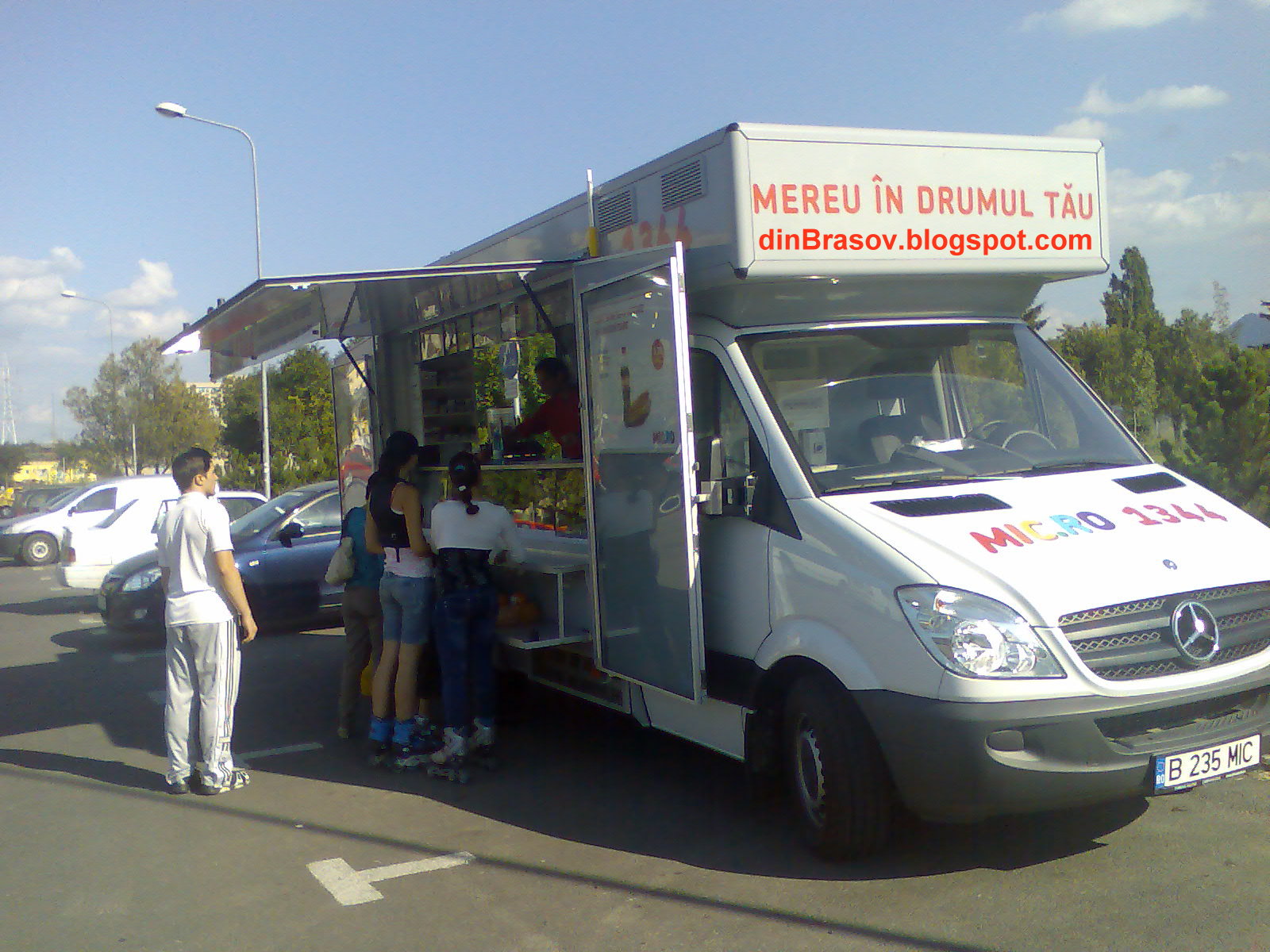 din Brasov: Magazine MIC.RO pe 4 roti in parcarile brasovene