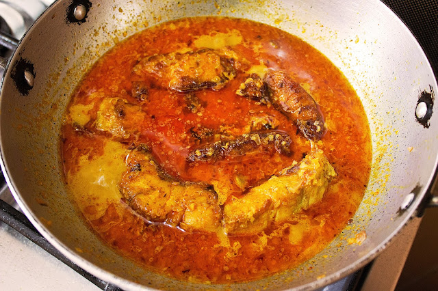 Doi Maach / Bengali Fish curry in Creamy Yogurt Sauce