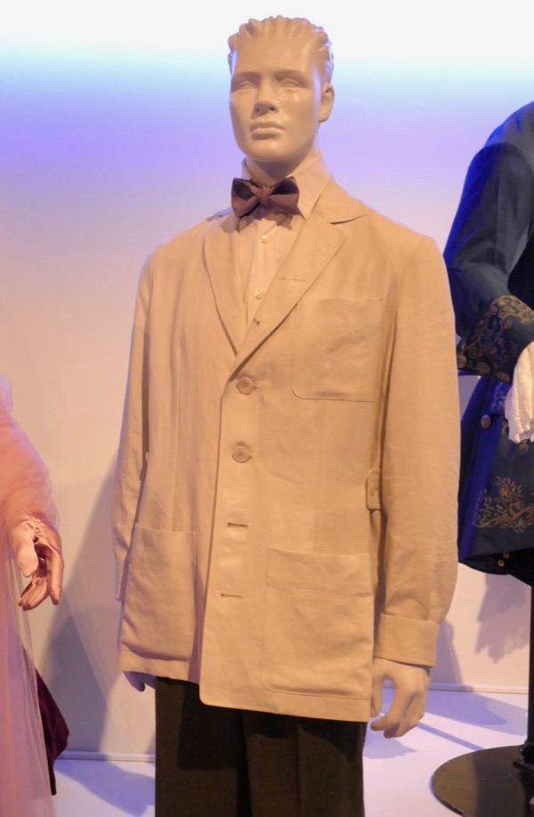 Hollywood Movie Costumes and Props: Oscar-nominated Phantom Thread ...