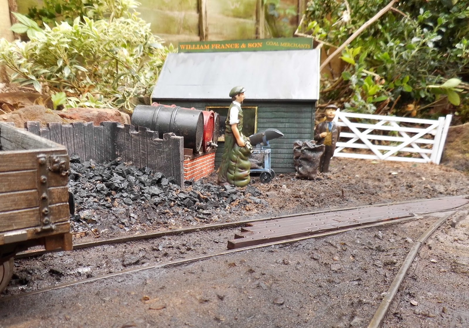 Peckforton Light Railway: How I detailed the coal yard at Beeston Castle