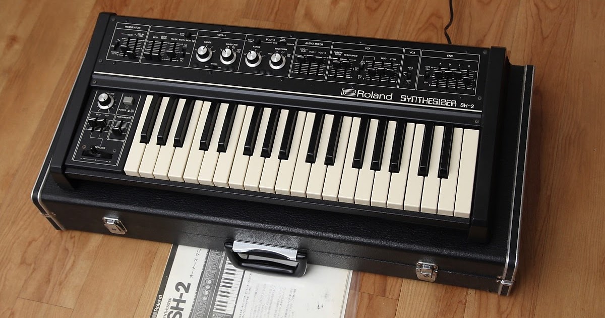 MATRIXSYNTH: Roland SH-2 Vintage Analog Synthesizer with Original Case
