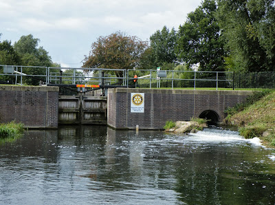 Travelling the Canals of England: Heading back up the Nene
