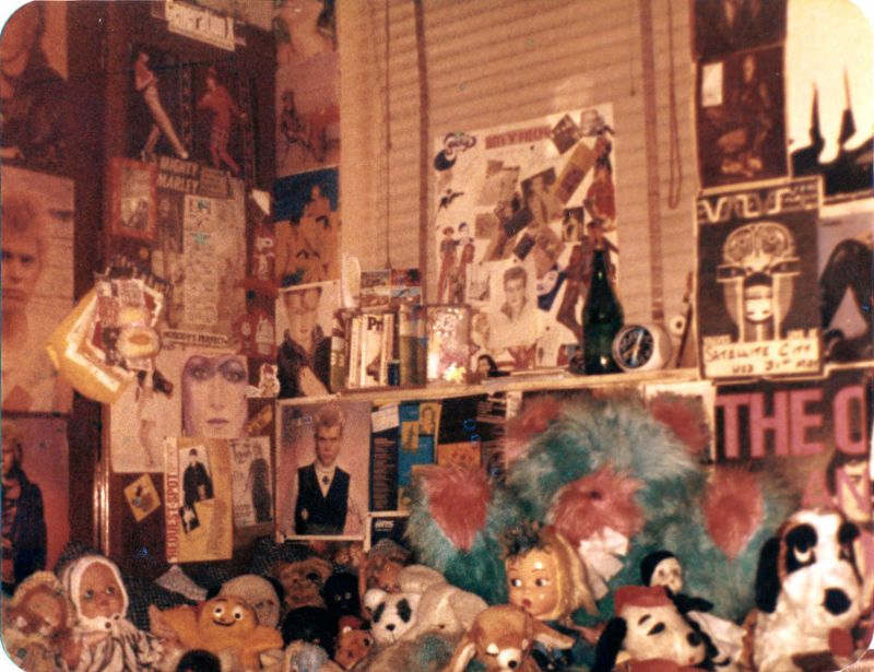 40 Cool Snaps That Show Bedroom Walls in the 1980s ~ Vintage Everyday