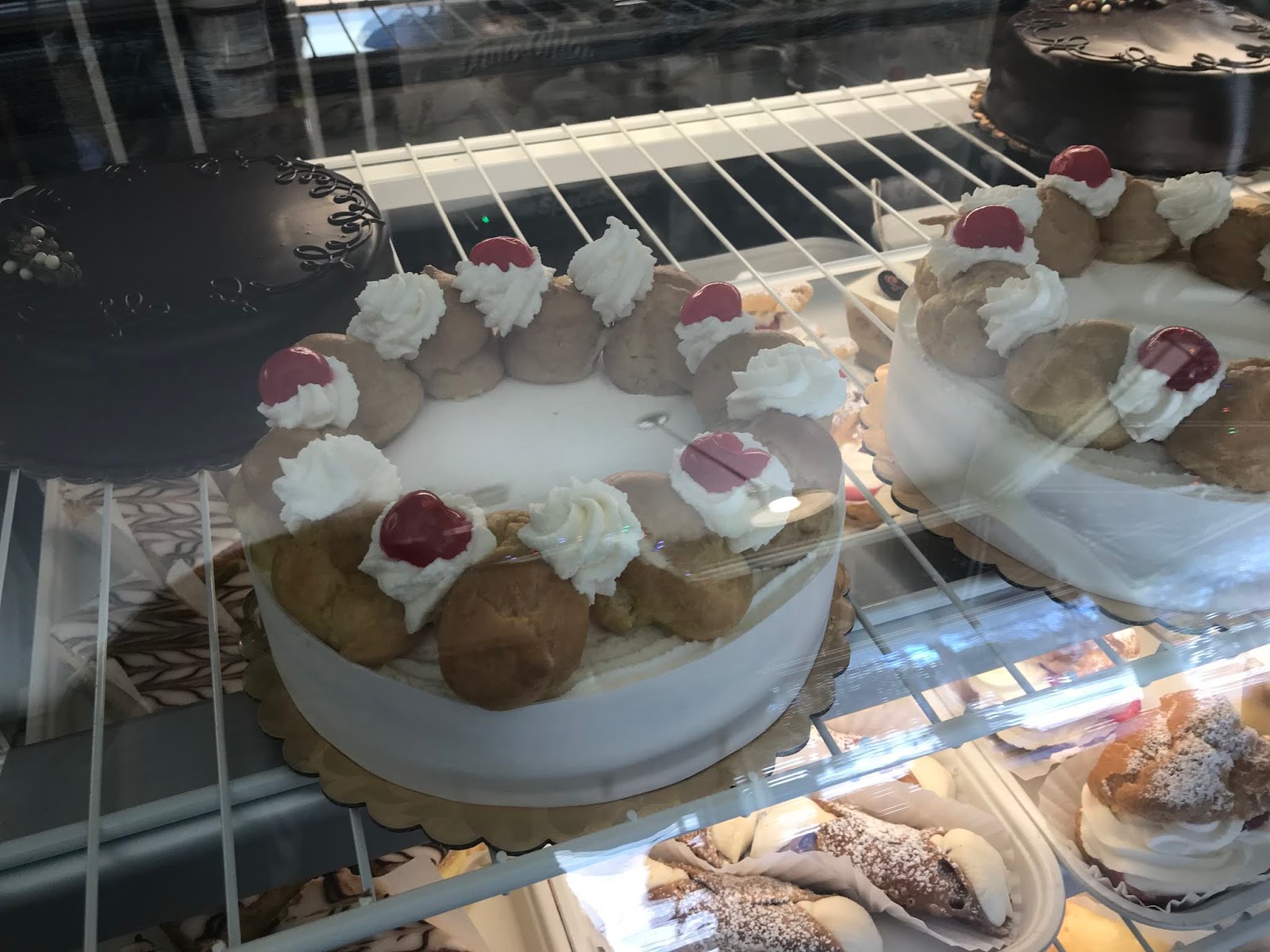 The Pastry Chef's Baking: Bakery Review: Victoria Pastry Company