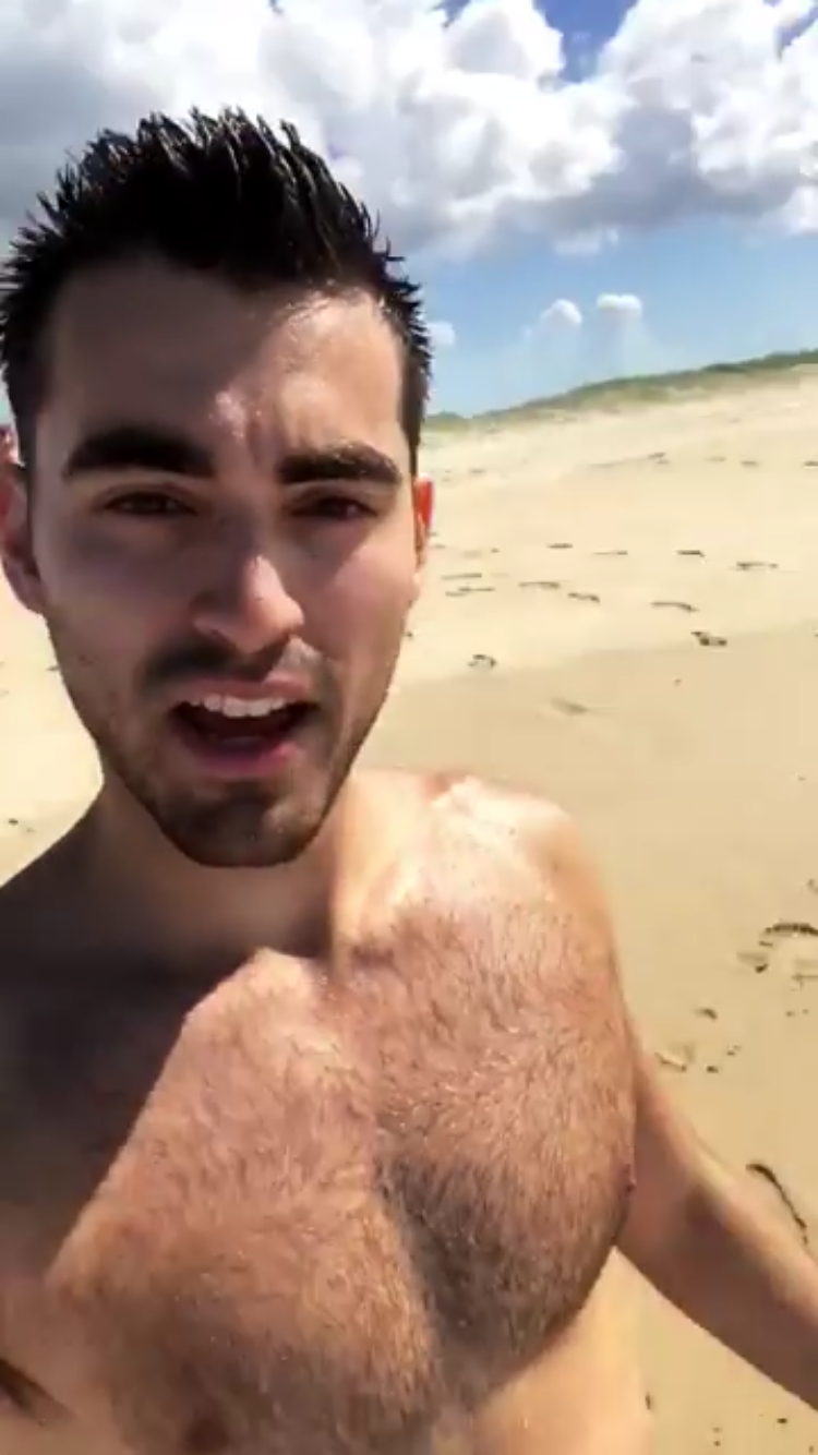 Alexis_Superfan's Shirtless Male Celebs: Blake Michael shirtless beach ...